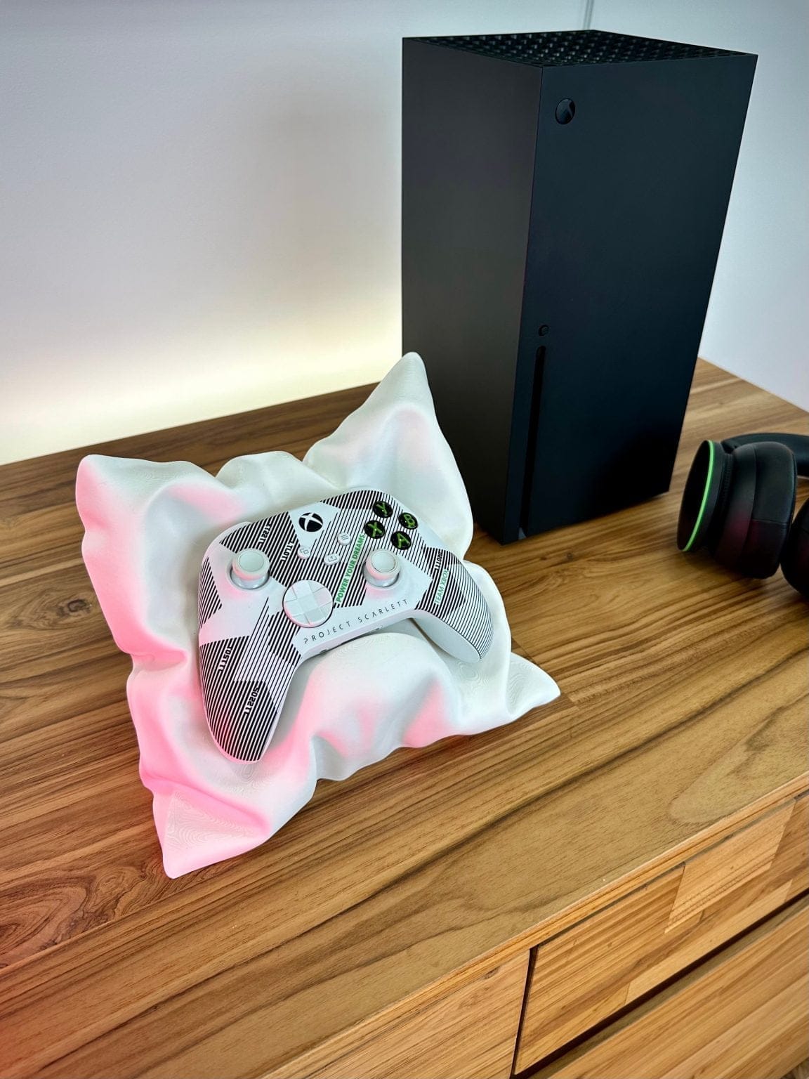 Xbox & Switch Pro Controller Stand Pillow